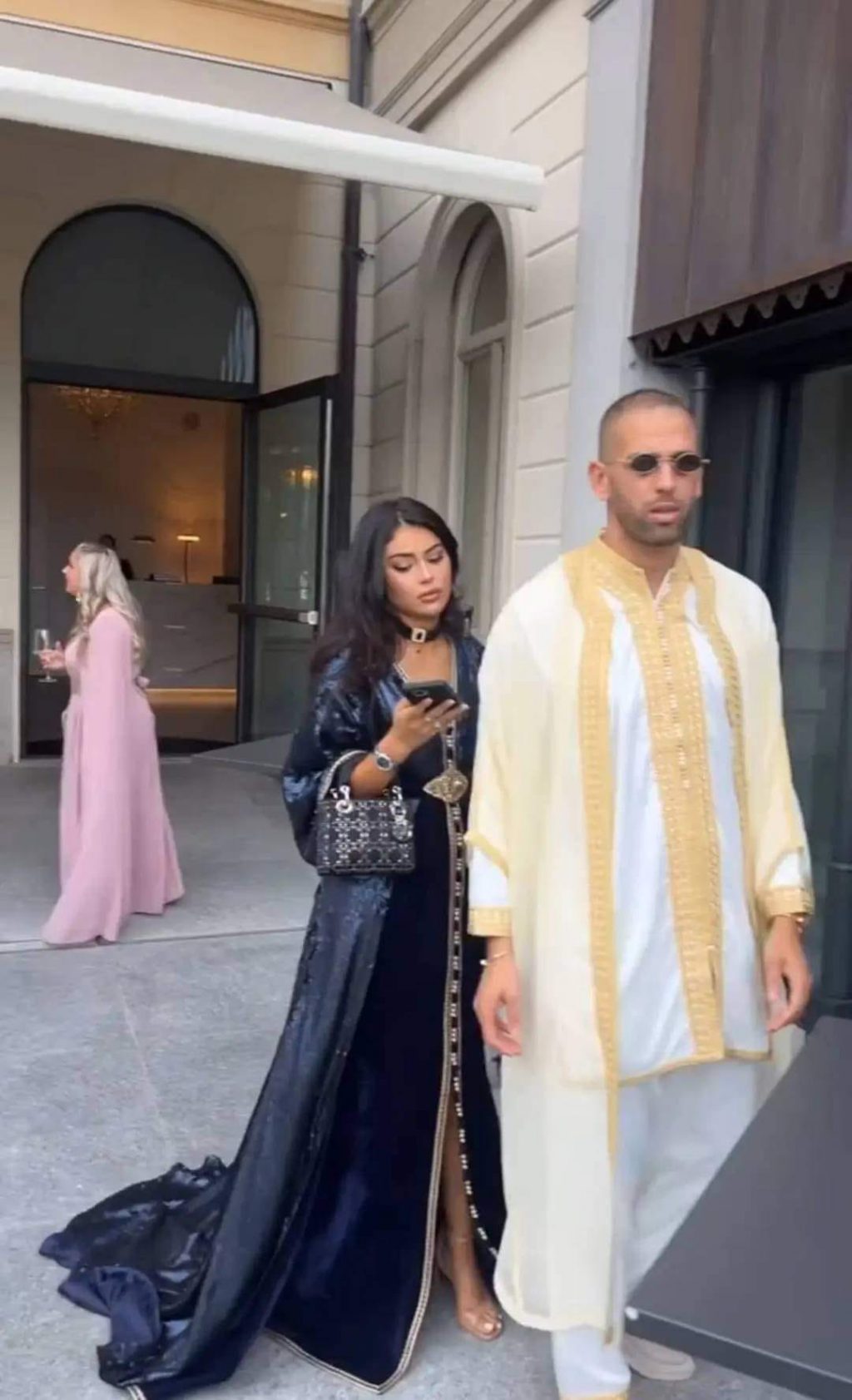 Mariage de Mahrez : énorme buzz de Taylor Ward avec ses tenues ...