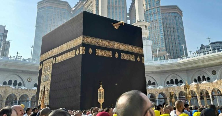 Algérie - Hadj 2026 : Tebboune offre 2 000 places à cette catégorie ...