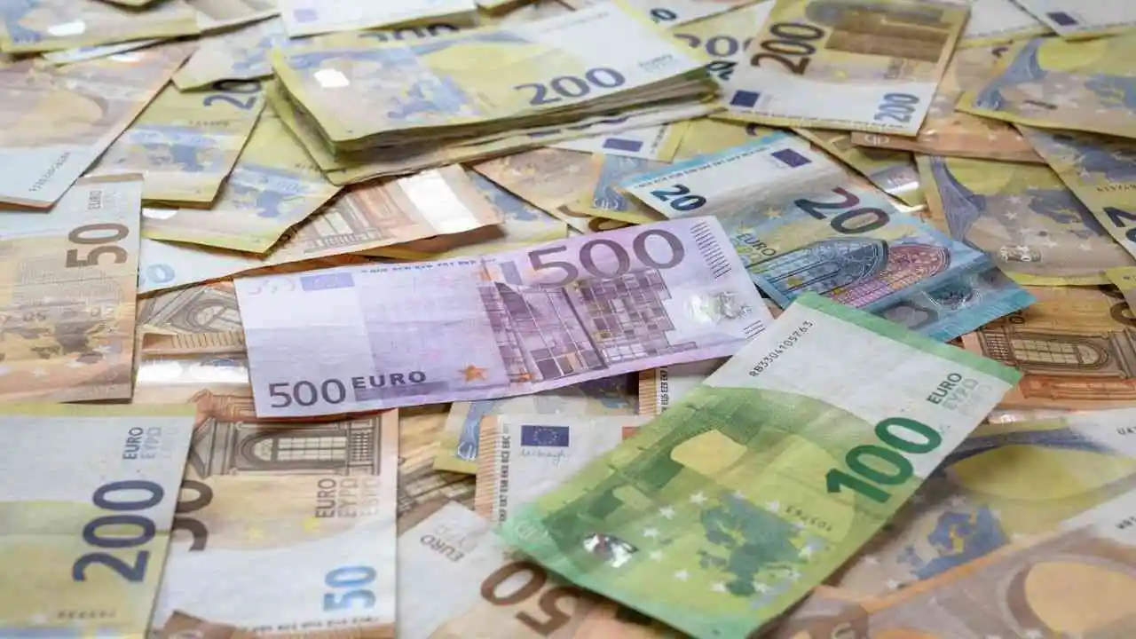 Change : l’euro cale face au dinar algérien, le dollar en retrait ...